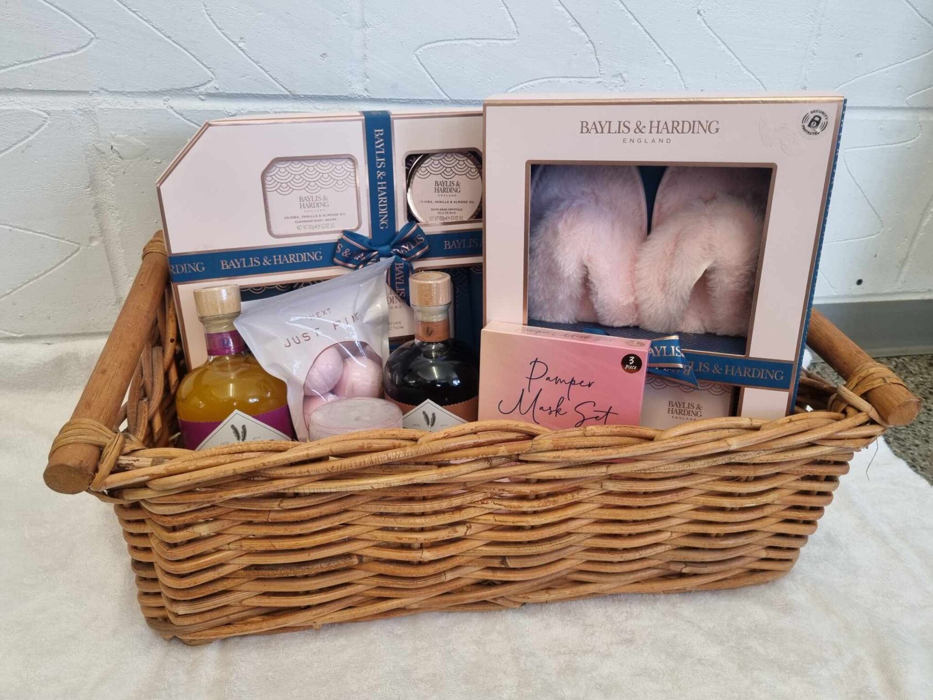 Auctions - Cat & Rabbit Rescue Center